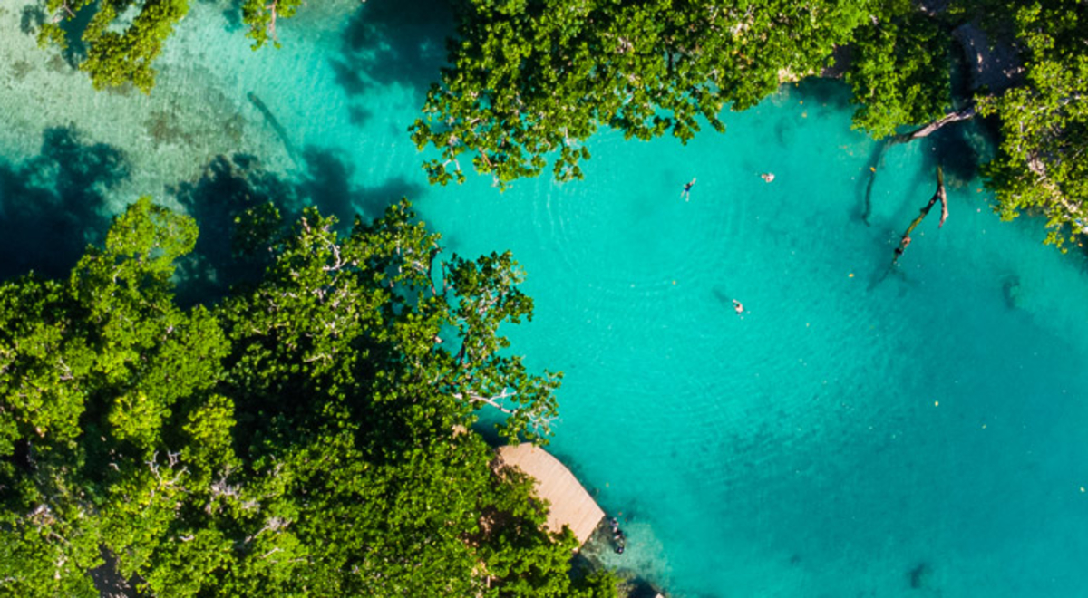 Underwater: Vanuatu’s Stunning Blue Lagoons of Santo & Efate