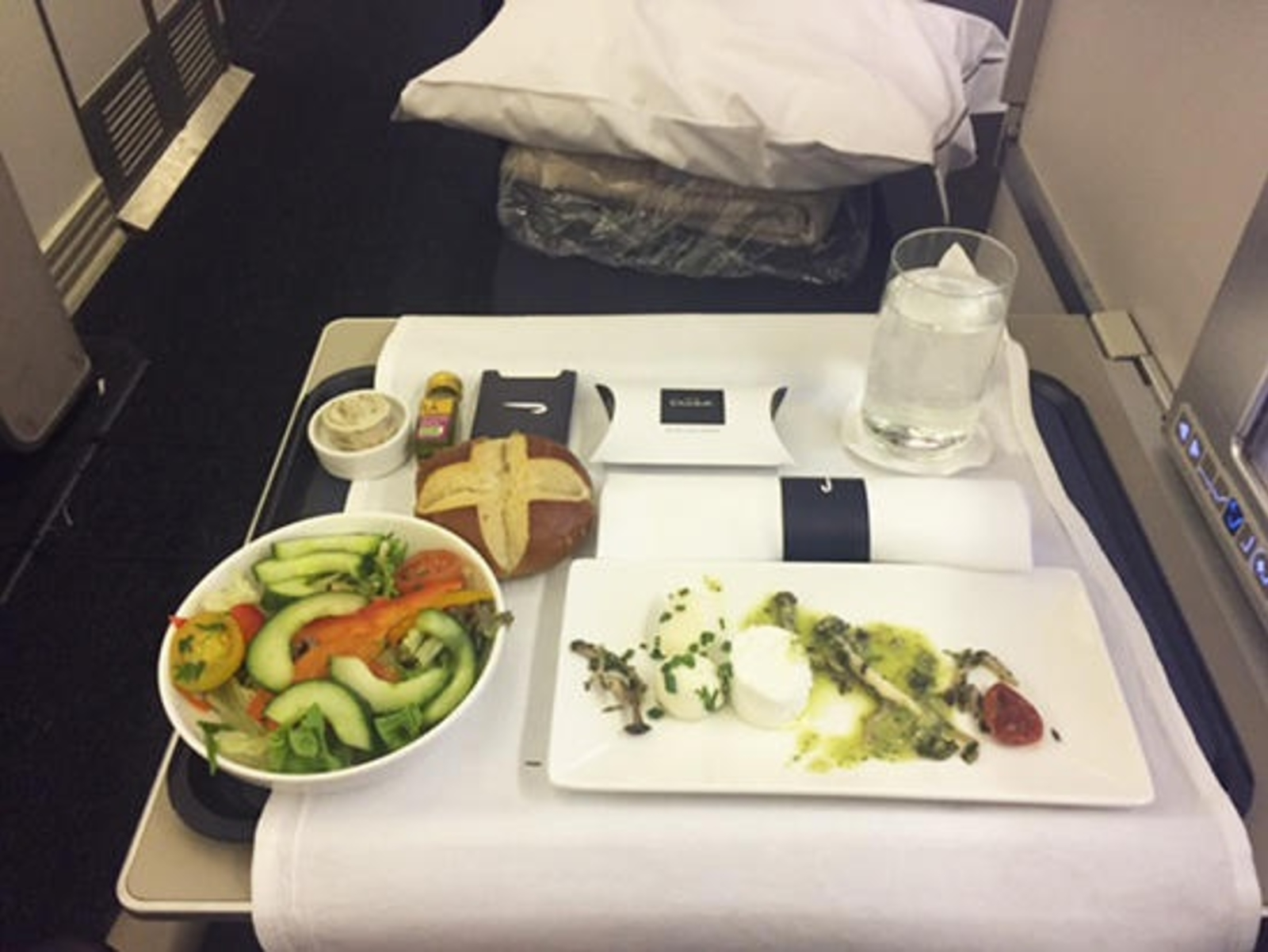 What it's Like to Fly Business Class with British Airways | Flight ...