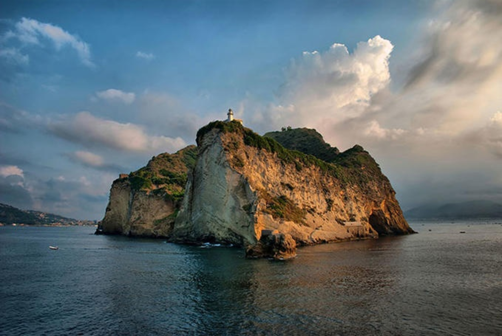 Exploring the Islands of the Bay of Naples, Italy | Flight Centre UK